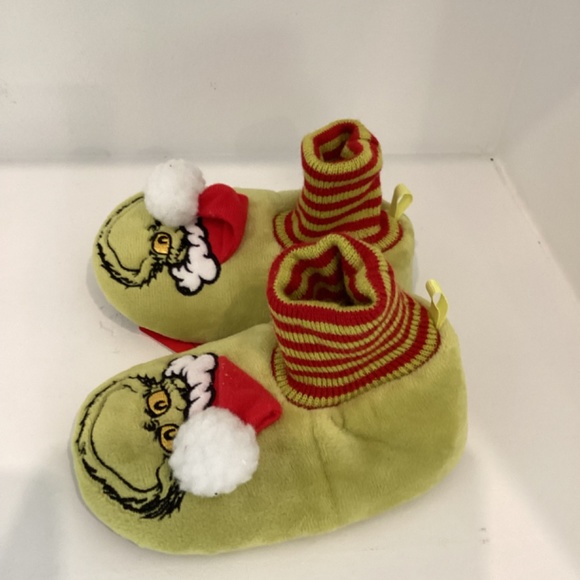 Dr. Seuss | Shoes | Nwt The Grinch Drseuss Green Kids Slippers Various ...
